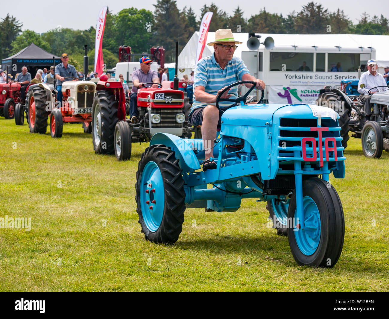 Ota tractor hi-res stock photography and images - Alamy