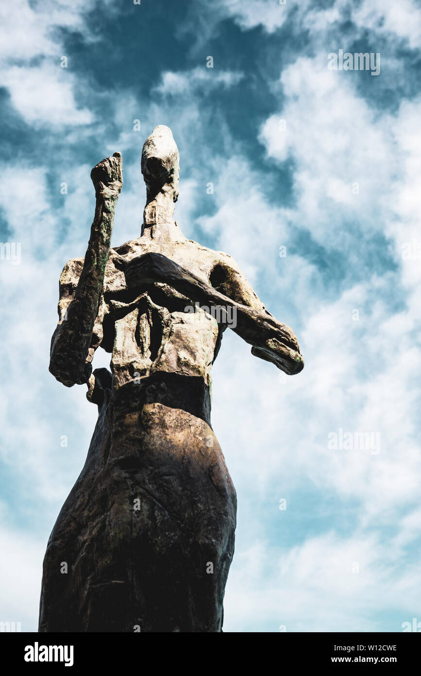 Human form sculpture hi-res stock photography and images - Alamy