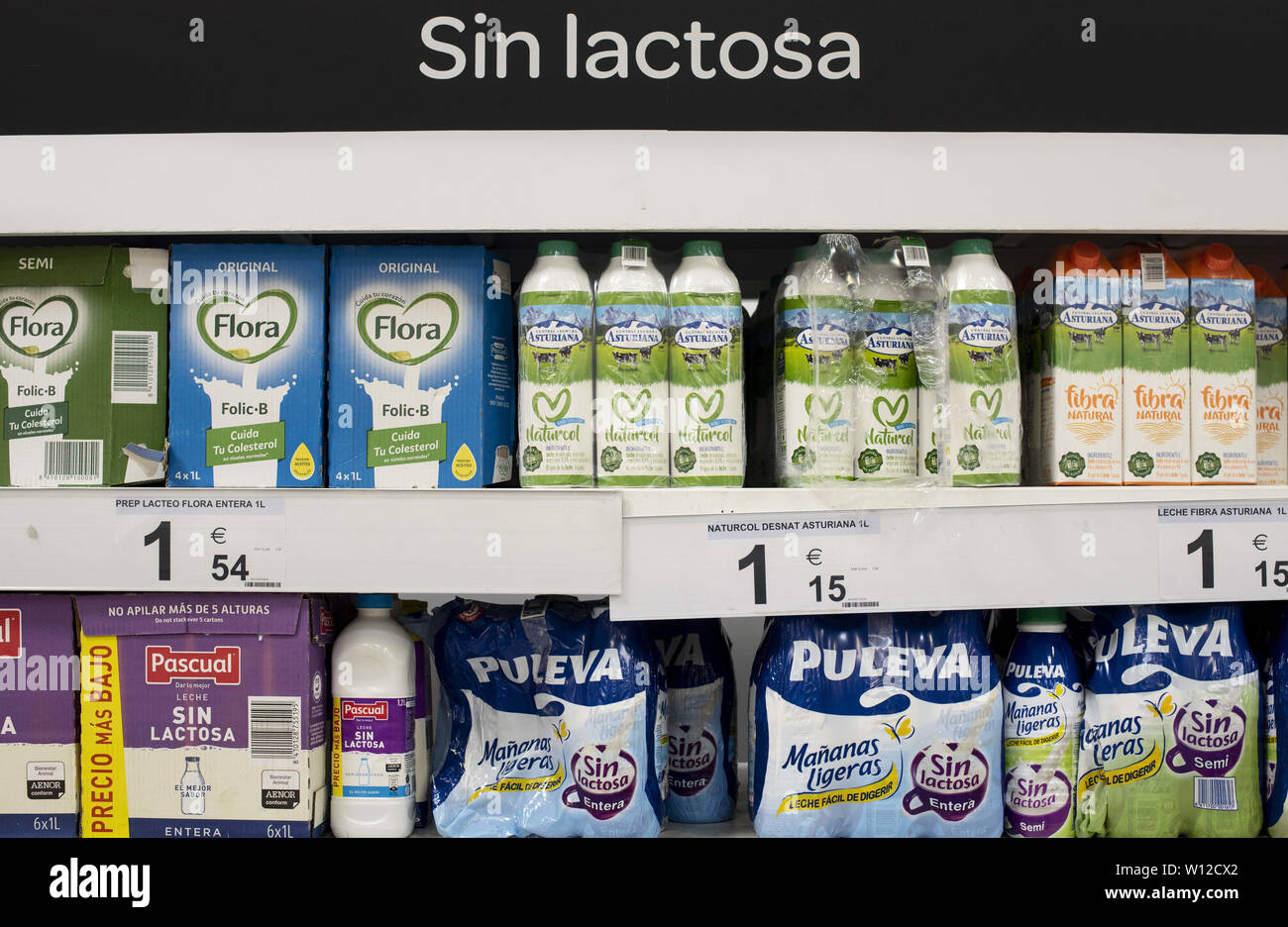 Cartons milk in supermarket High Resolution Stock Photography and ...