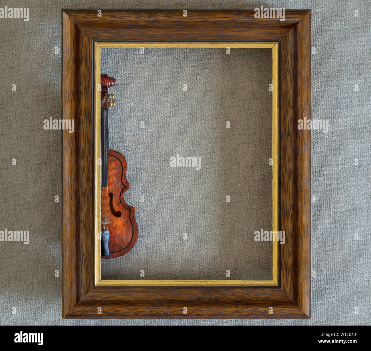 Musical picture frame hi-res stock photography and images - Alamy