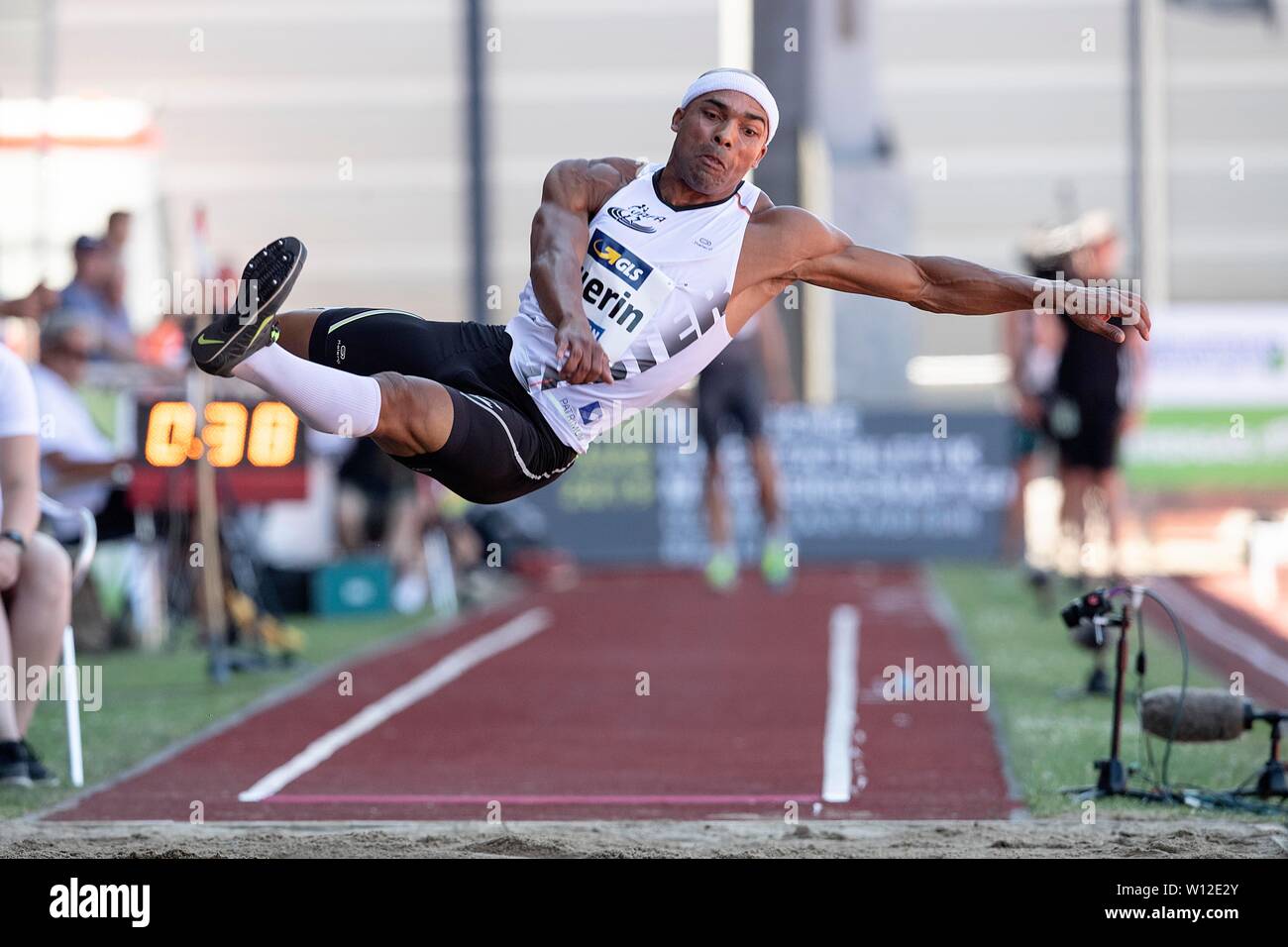 Long jump action hi-res stock photography and images - Alamy