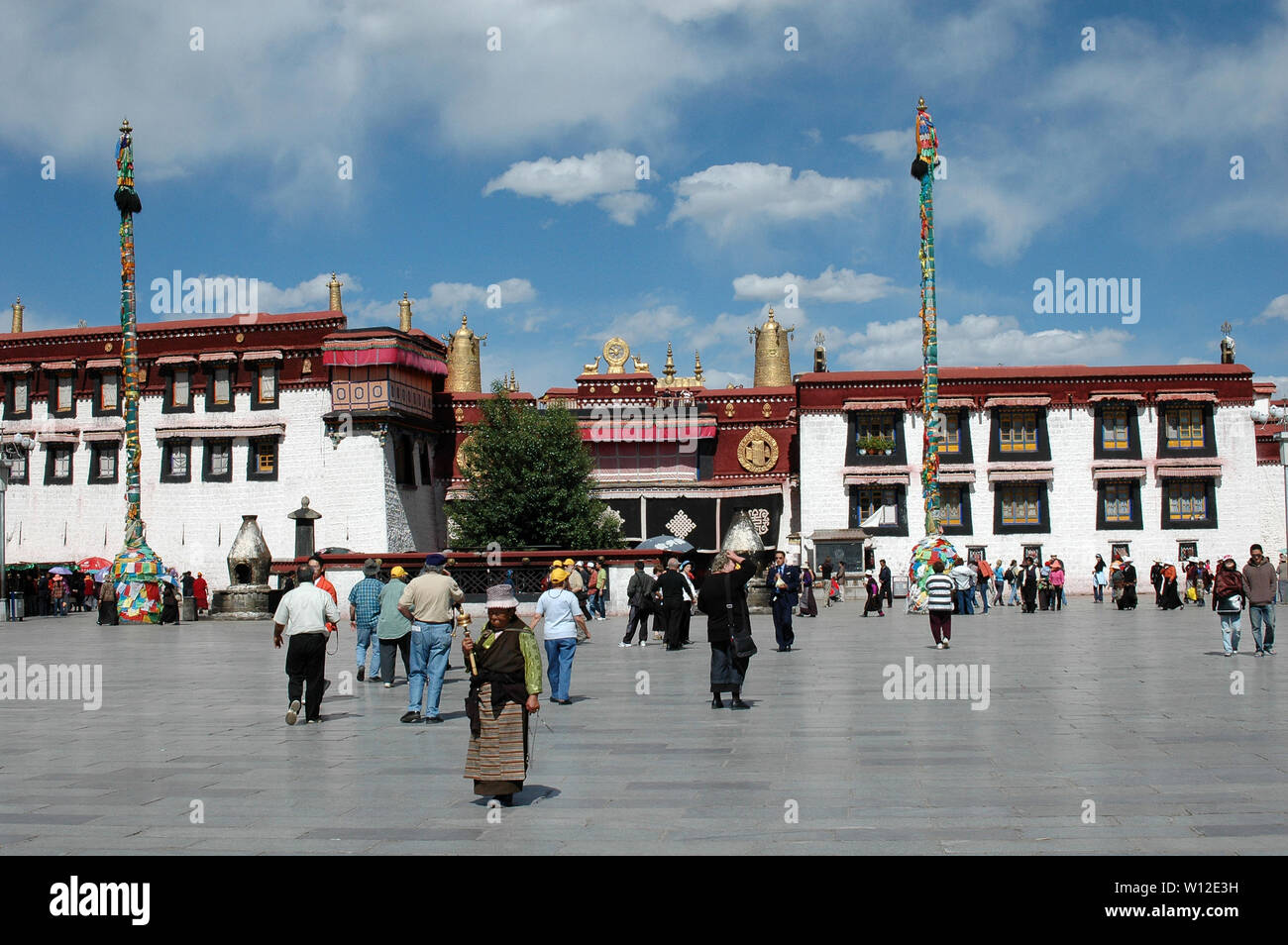 Tibetan Jokhang Monastery in Lhasa, Tibet, China Stock Photo - Alamy
