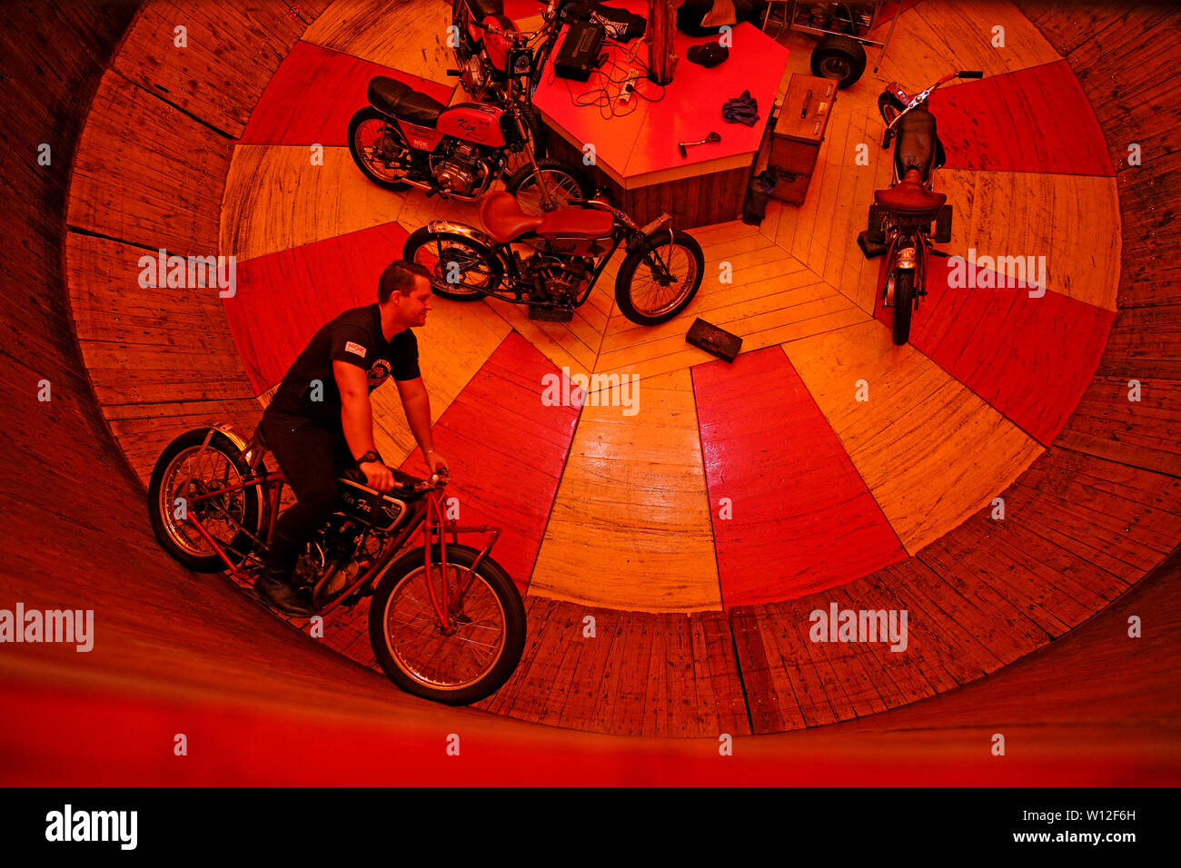 Carnival ride motor hi-res stock photography and images - Alamy