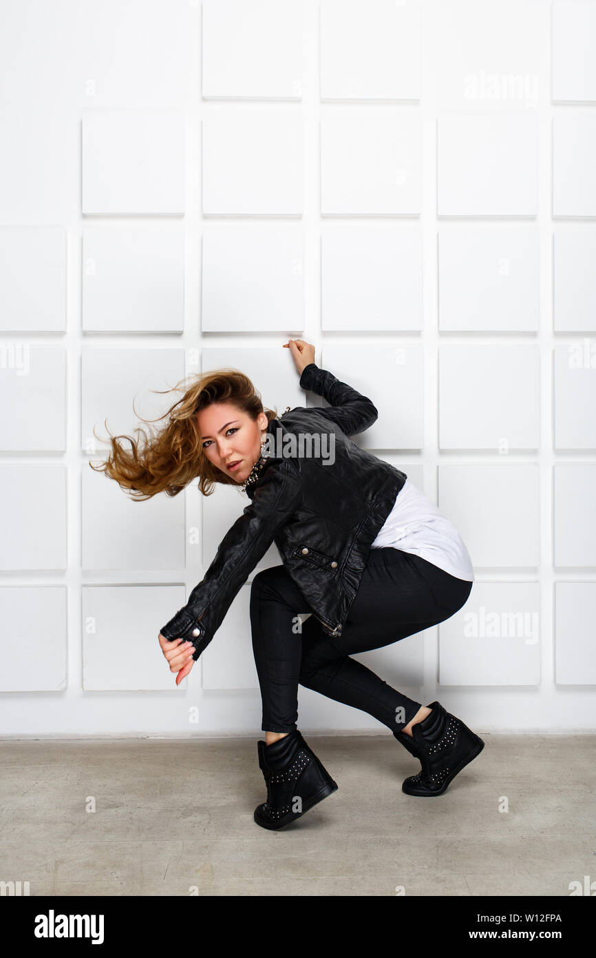 Beautiful female dancing modern dance Stock Photo - Alamy