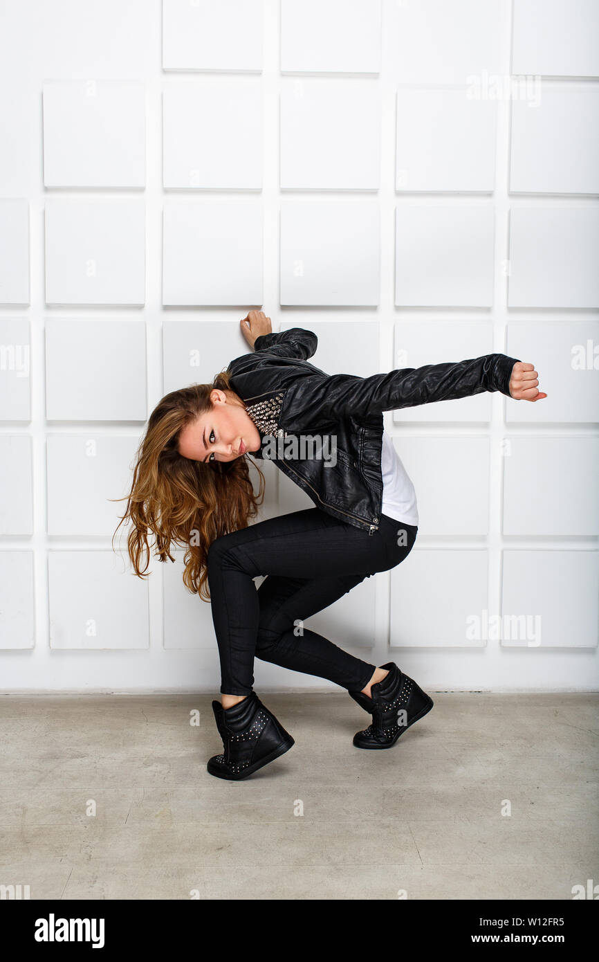 Beautiful female dancing modern dance Stock Photo - Alamy