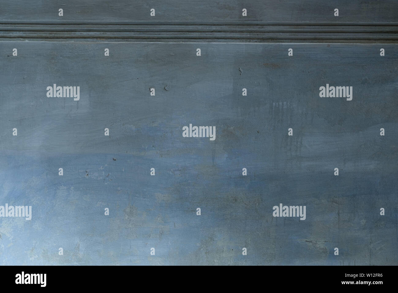 Old blue wall hi-res stock photography and images - Alamy