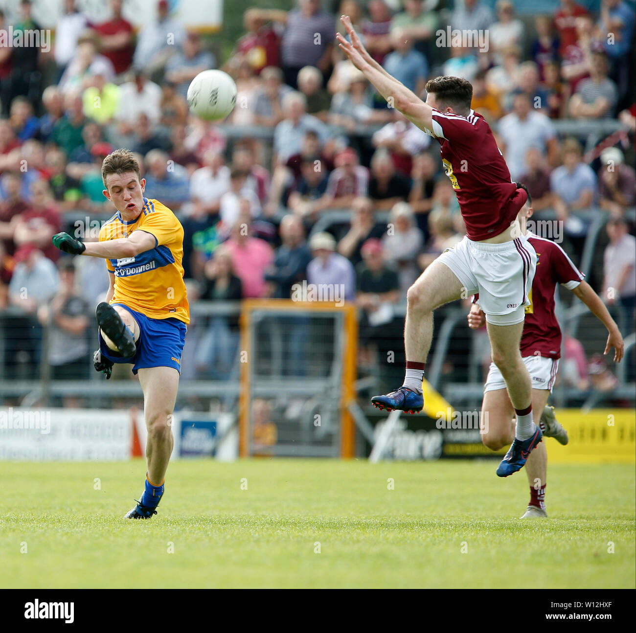 Gaelic football hi-res stock photography and images - Alamy