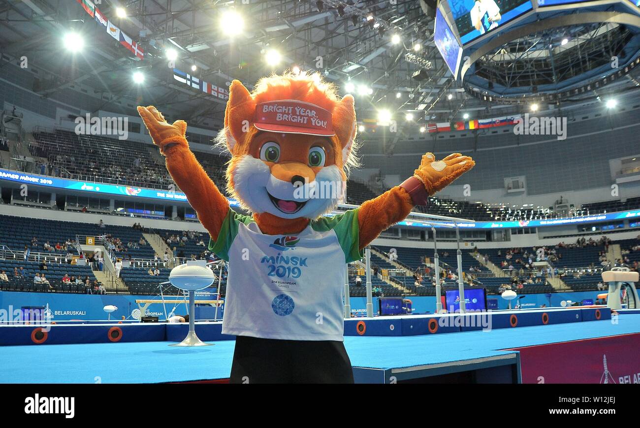 Round mascot hi-res stock photography and images - Alamy