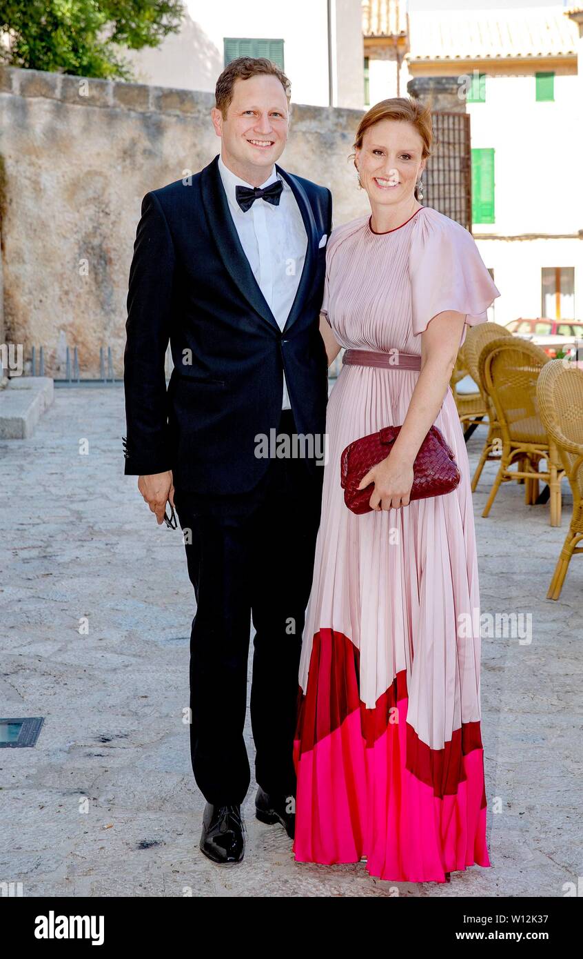 Angelina grafin zu solms laubach hi-res stock photography and images ...