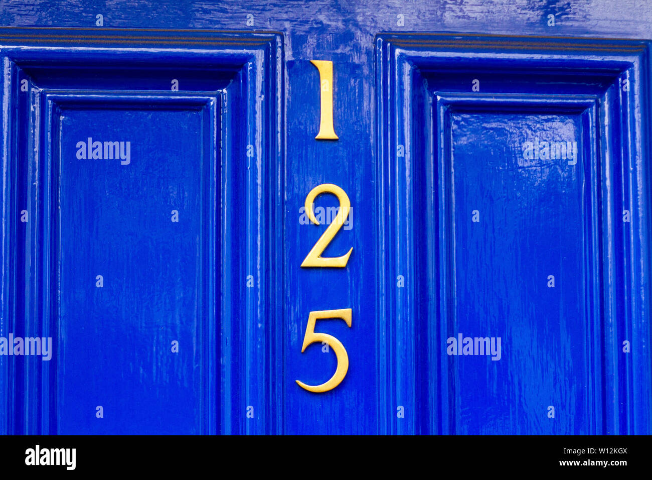 Five front digits hi-res stock photography and images - Alamy