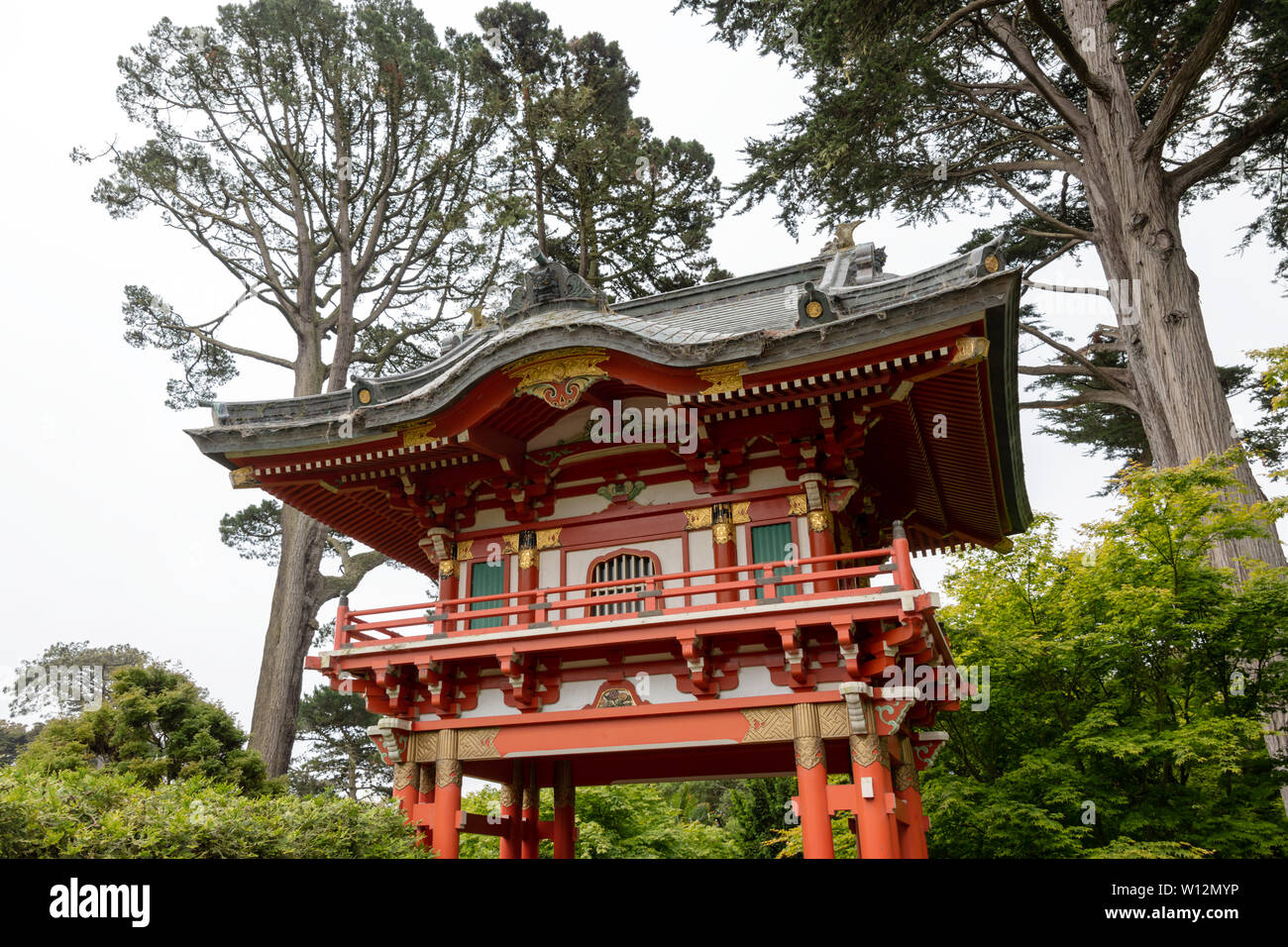 San francisco buddhist temple hi-res stock photography and images - Alamy