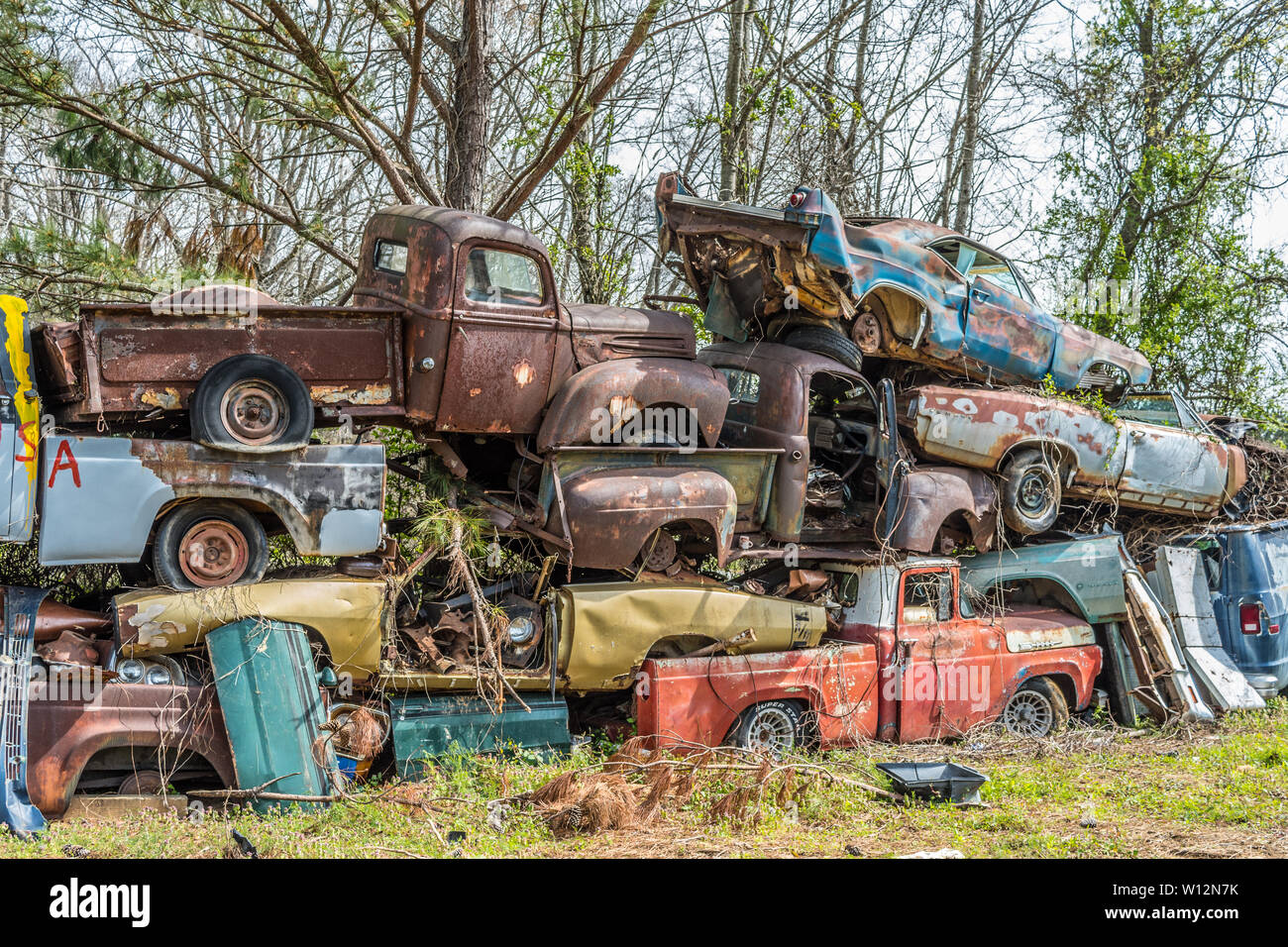 Piled automobile parts hi-res stock photography and images - Alamy