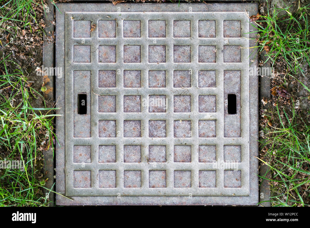 Small manhole hi-res stock photography and images - Alamy