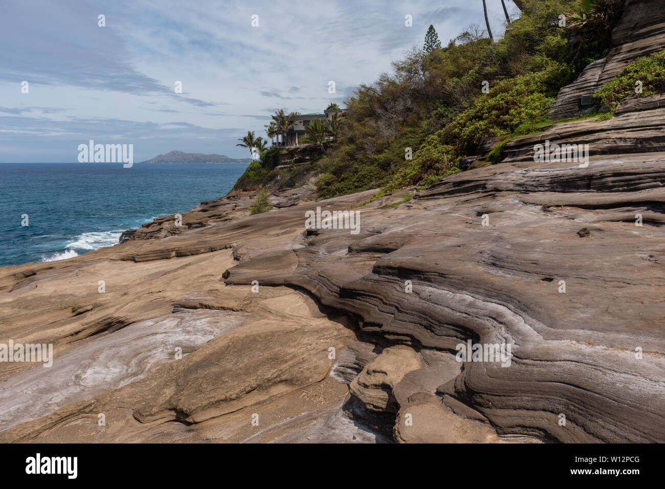 Beautiful Spitting Cave of Portlock vista on Oahu, Hawaii Stock Photo ...