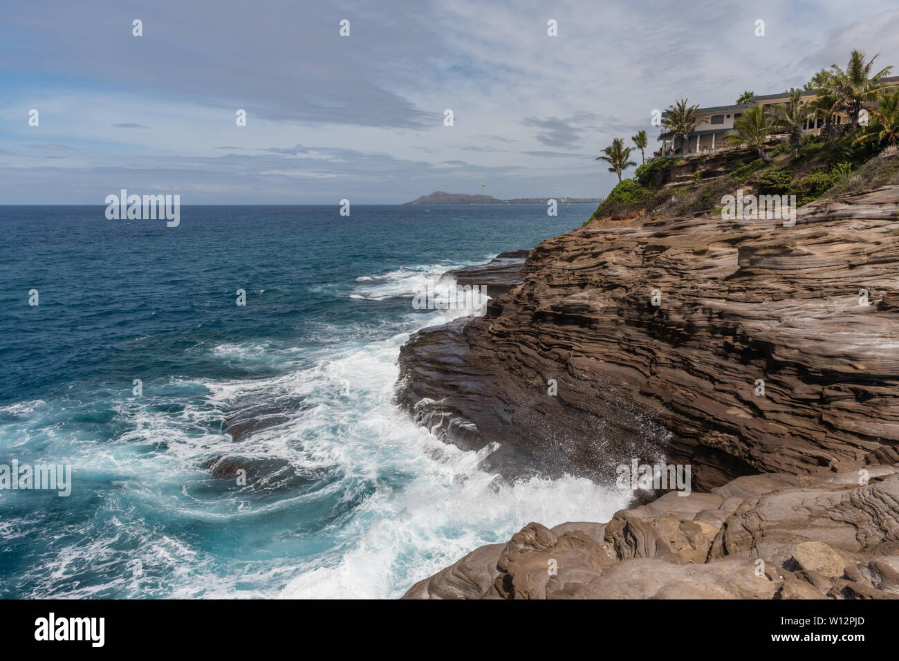 Beautiful Spitting Cave of Portlock vista on Oahu, Hawaii Stock Photo ...