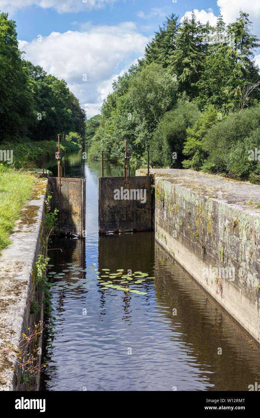 Open canal hi-res stock photography and images - Alamy