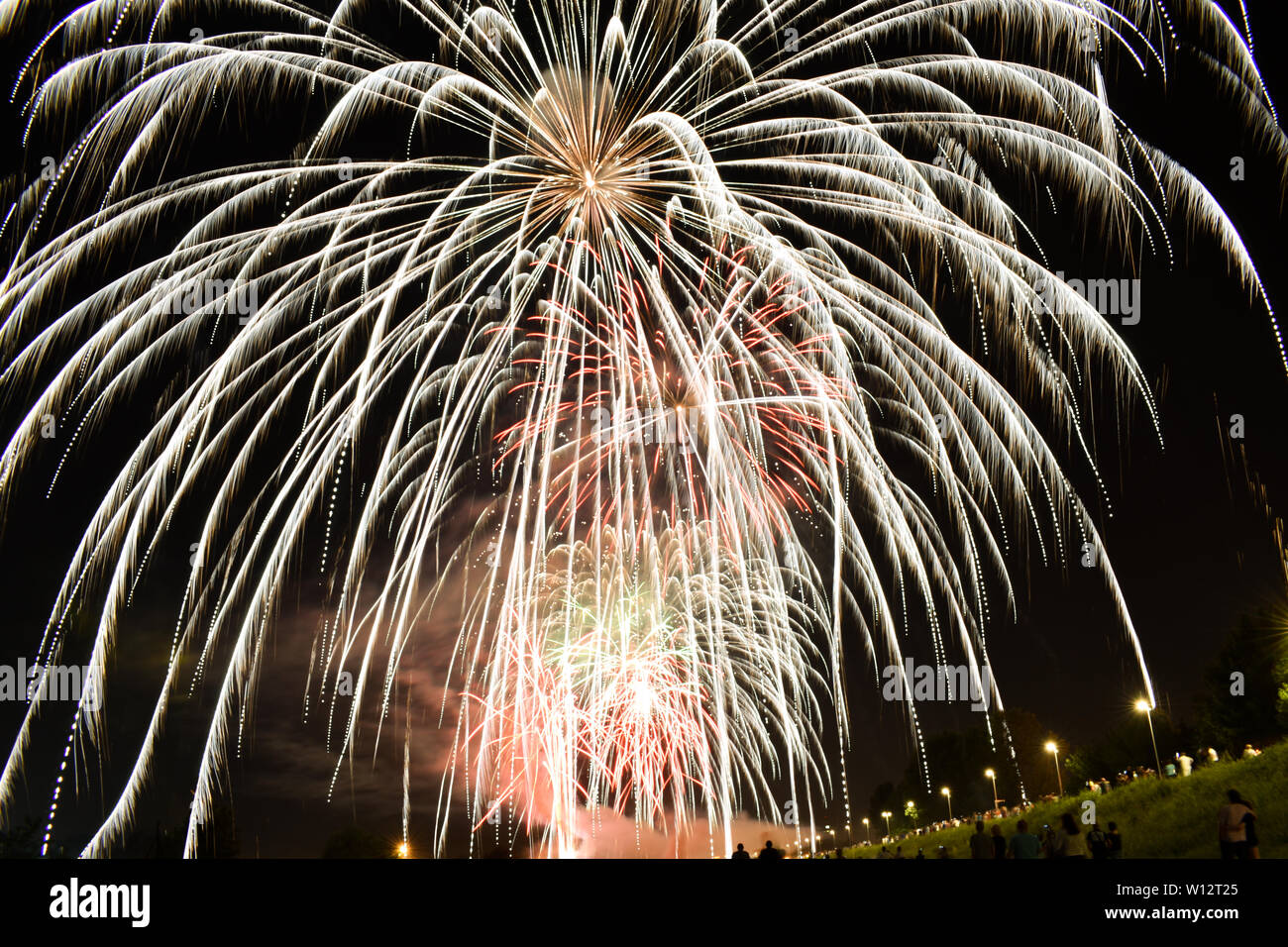 Explosión múltiple hi-res stock photography and images - Alamy