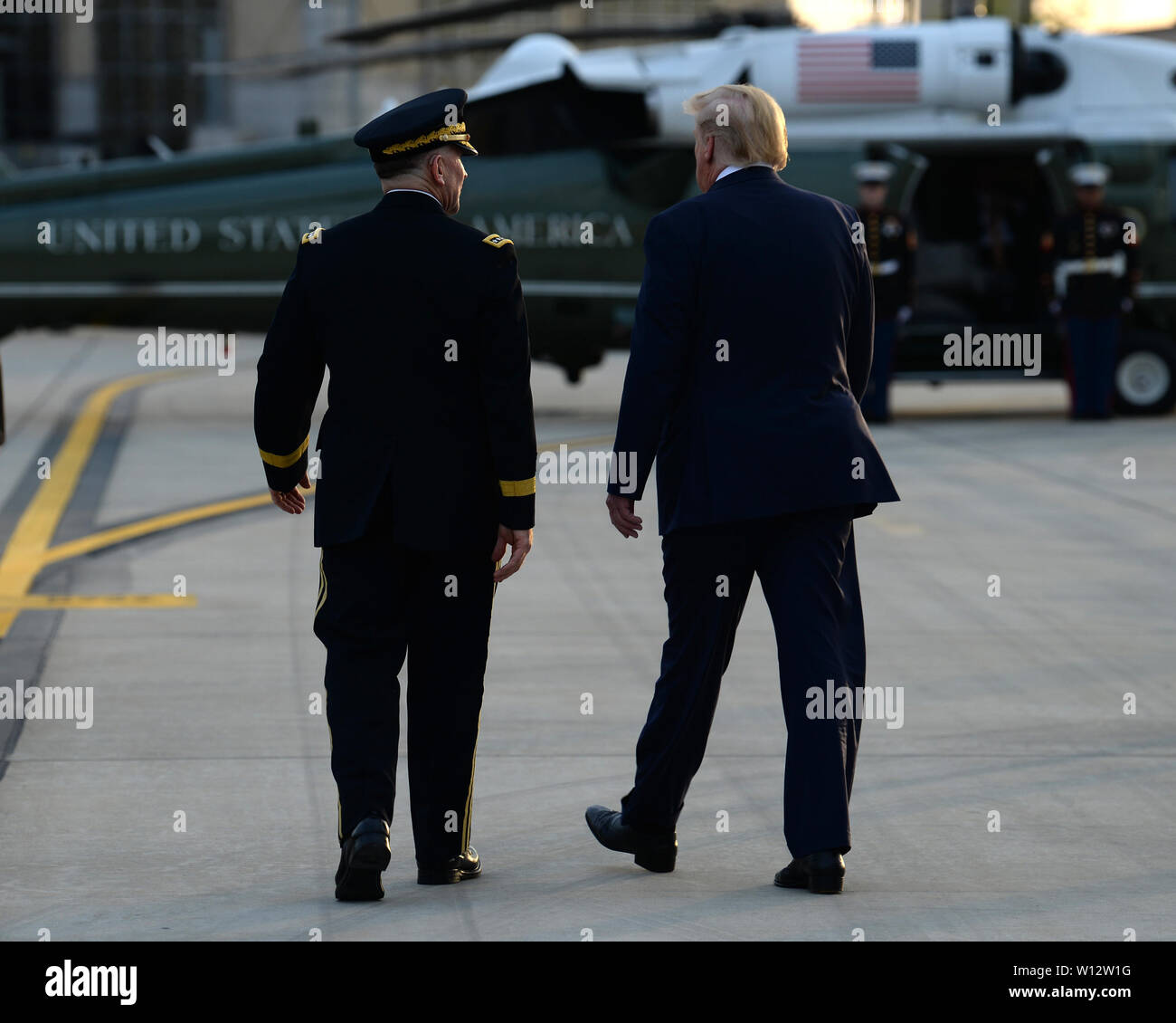 Gen robert abrams hi-res stock photography and images - Alamy