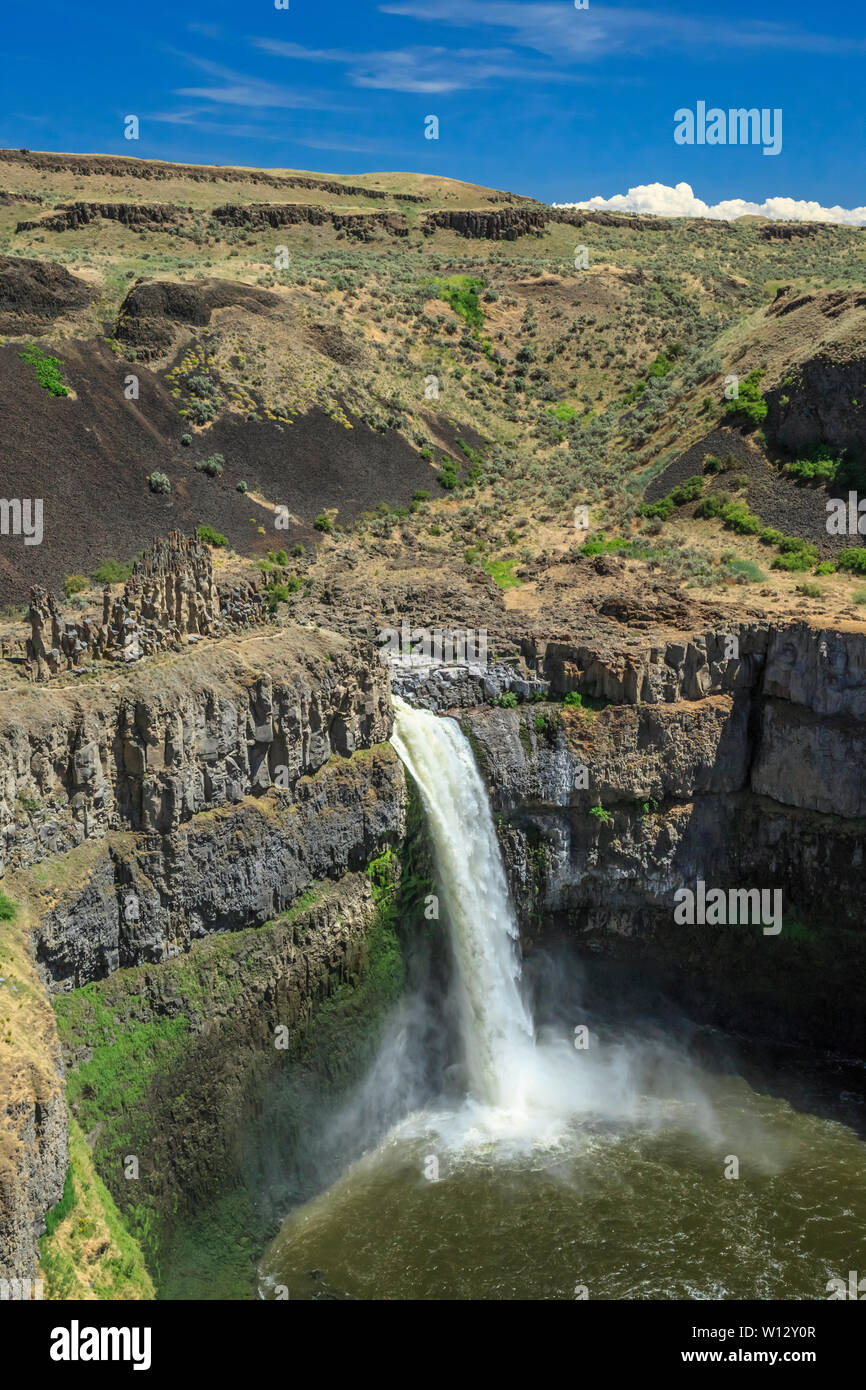palouse falls at palouse falls state park near washtucna, washington ...