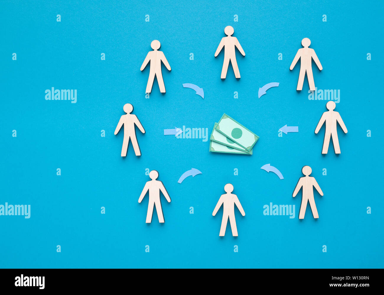 Arrow through money hi-res stock photography and images - Alamy