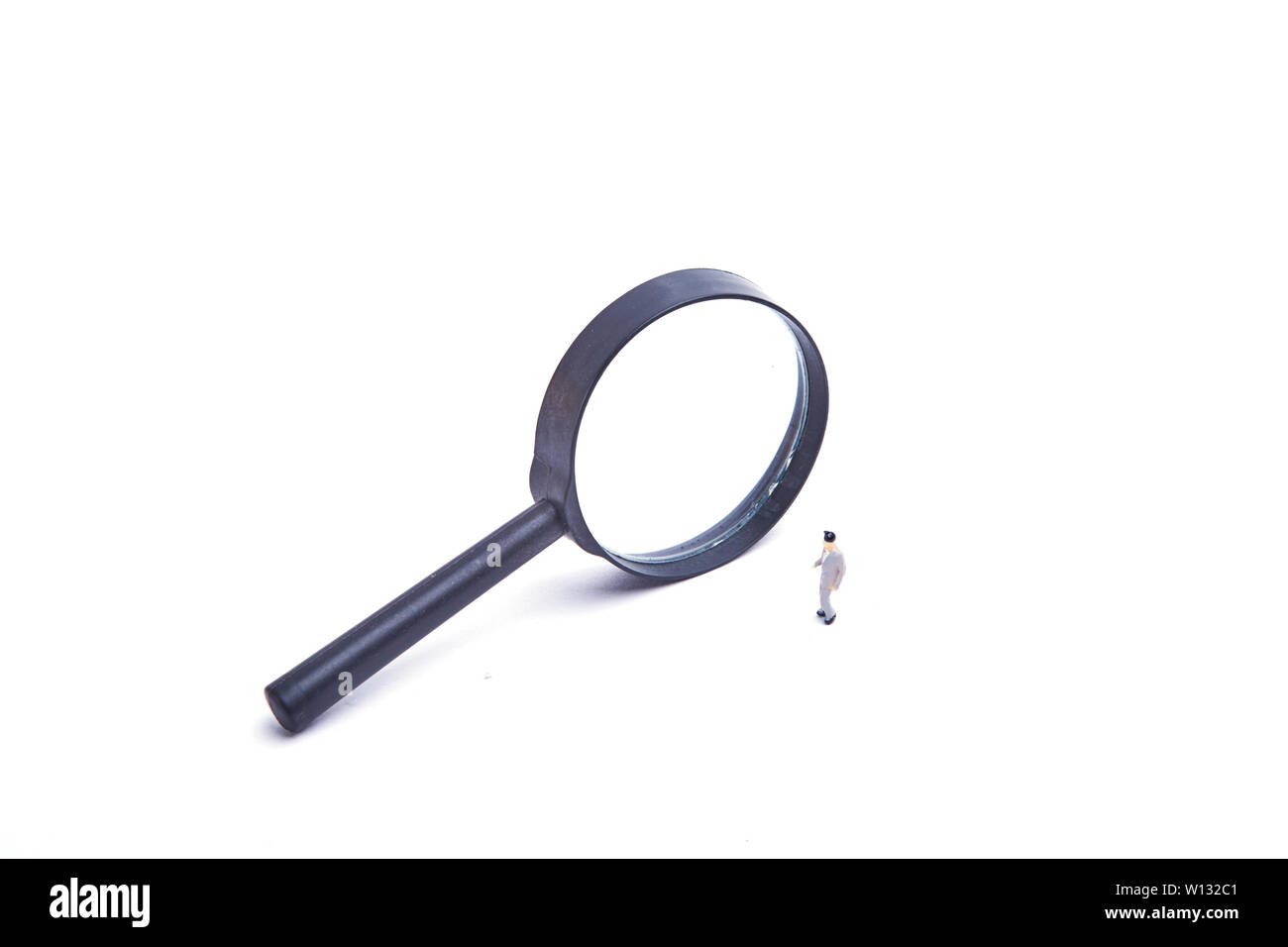 Magnifying lenses hi-res stock photography and images - Alamy