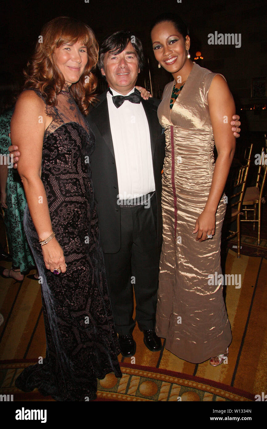 New York, USA. 6 November, 2008. Manuela Goren, James Goren, Violet ...