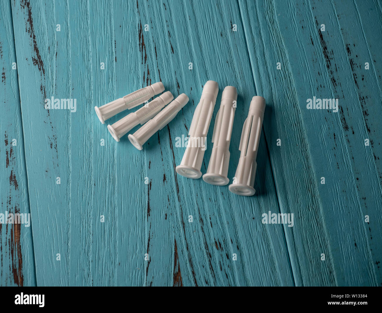 Plastic expansion screws Stock Photo - Alamy