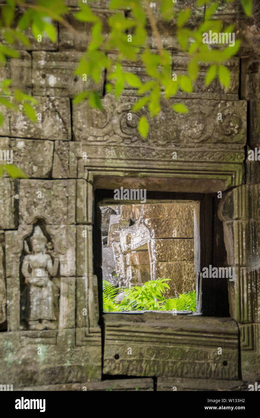 Angkor Wat Angkor's smile Stock Photo - Alamy