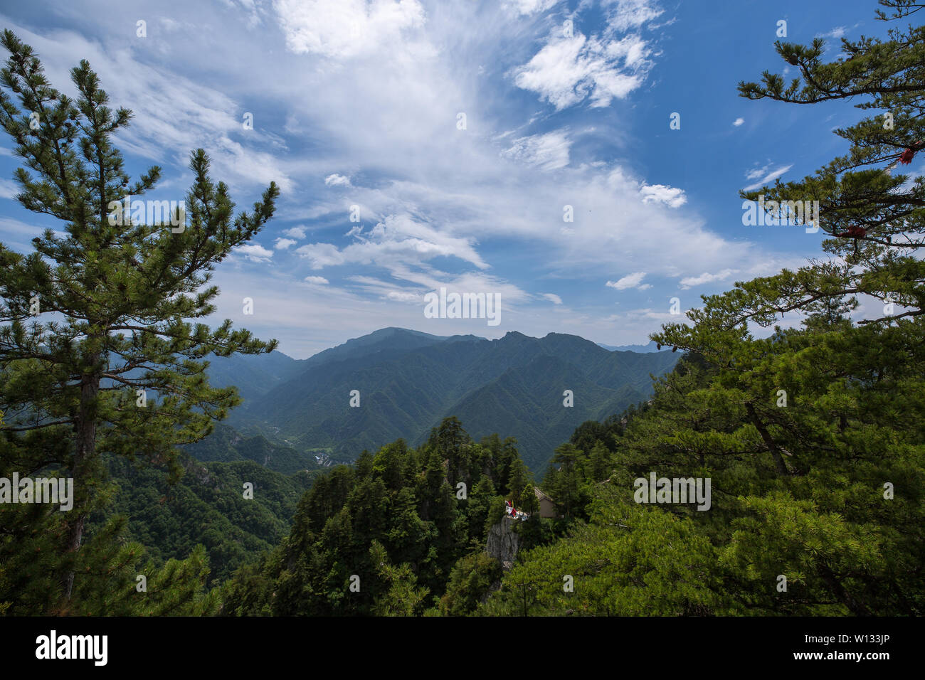 Qinling Keigou Jiuding Wanhua Mountain Stock Photo - Alamy