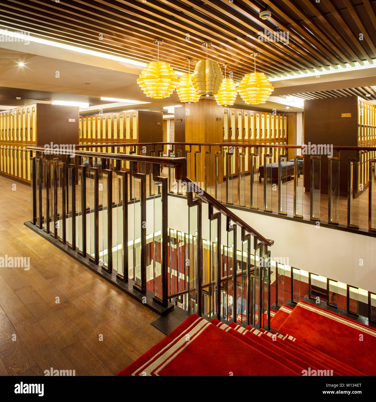 Luxury changing room hi-res stock photography and images - Alamy