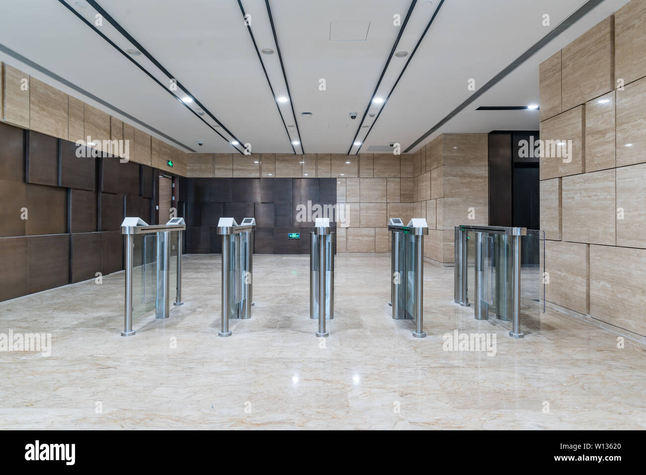 Security hall hi-res stock photography and images - Alamy