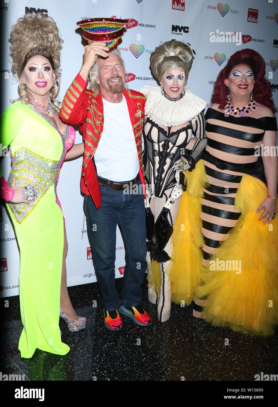 Tickle the world hi-res stock photography and images - Alamy