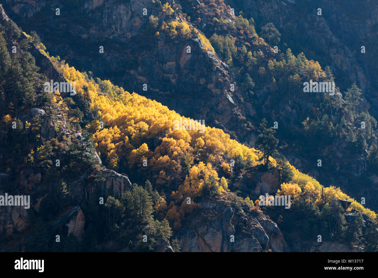 Autumn in the mountains of Tibet Stock Photo - Alamy