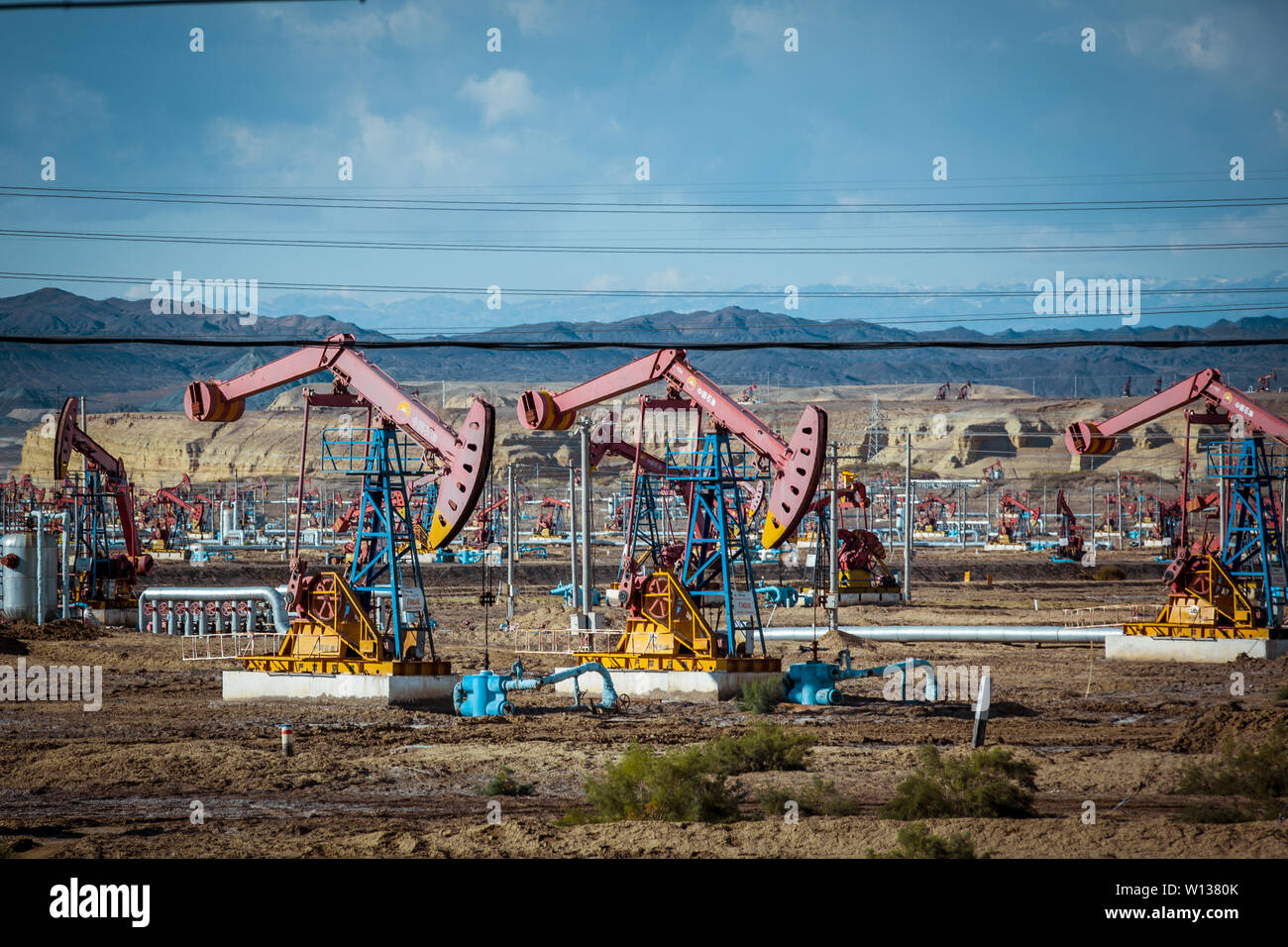 Kowtow hi-res stock photography and images - Alamy