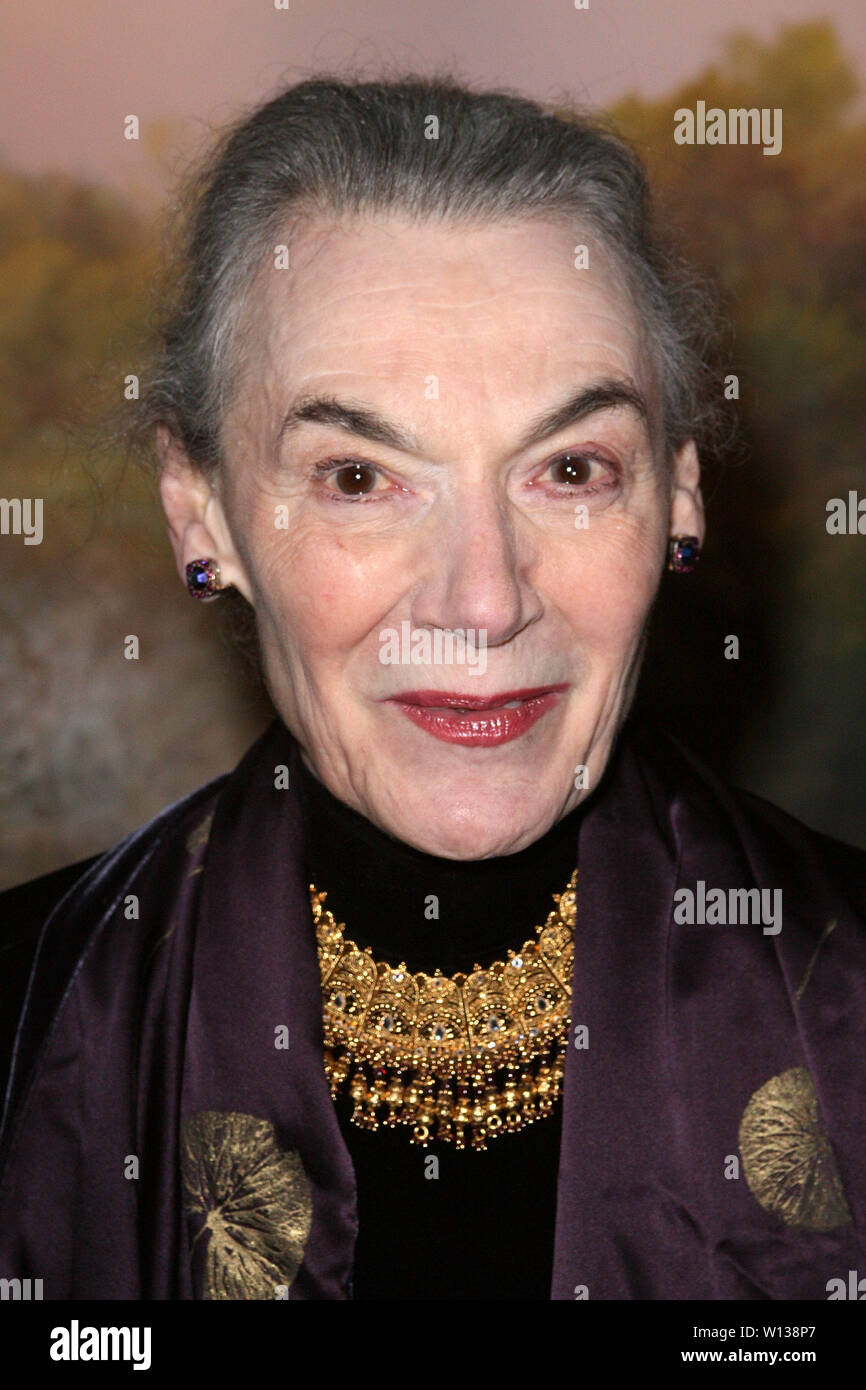 Zoe caldwell hi-res stock photography and images - Alamy