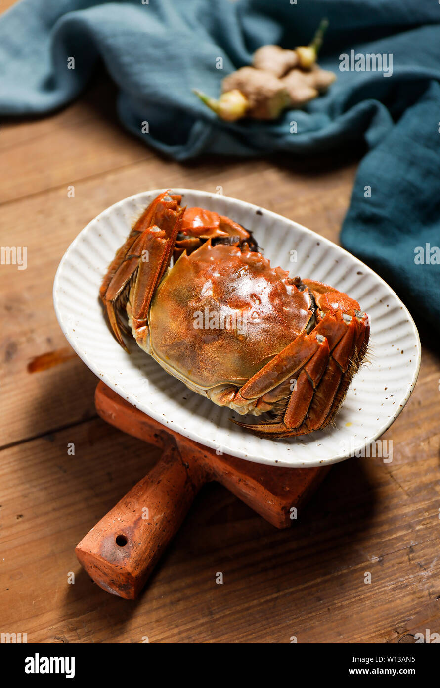 Eats crabs and fish hi-res stock photography and images - Alamy