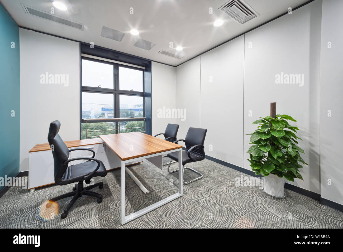 Modern office interior Stock Photo - Alamy