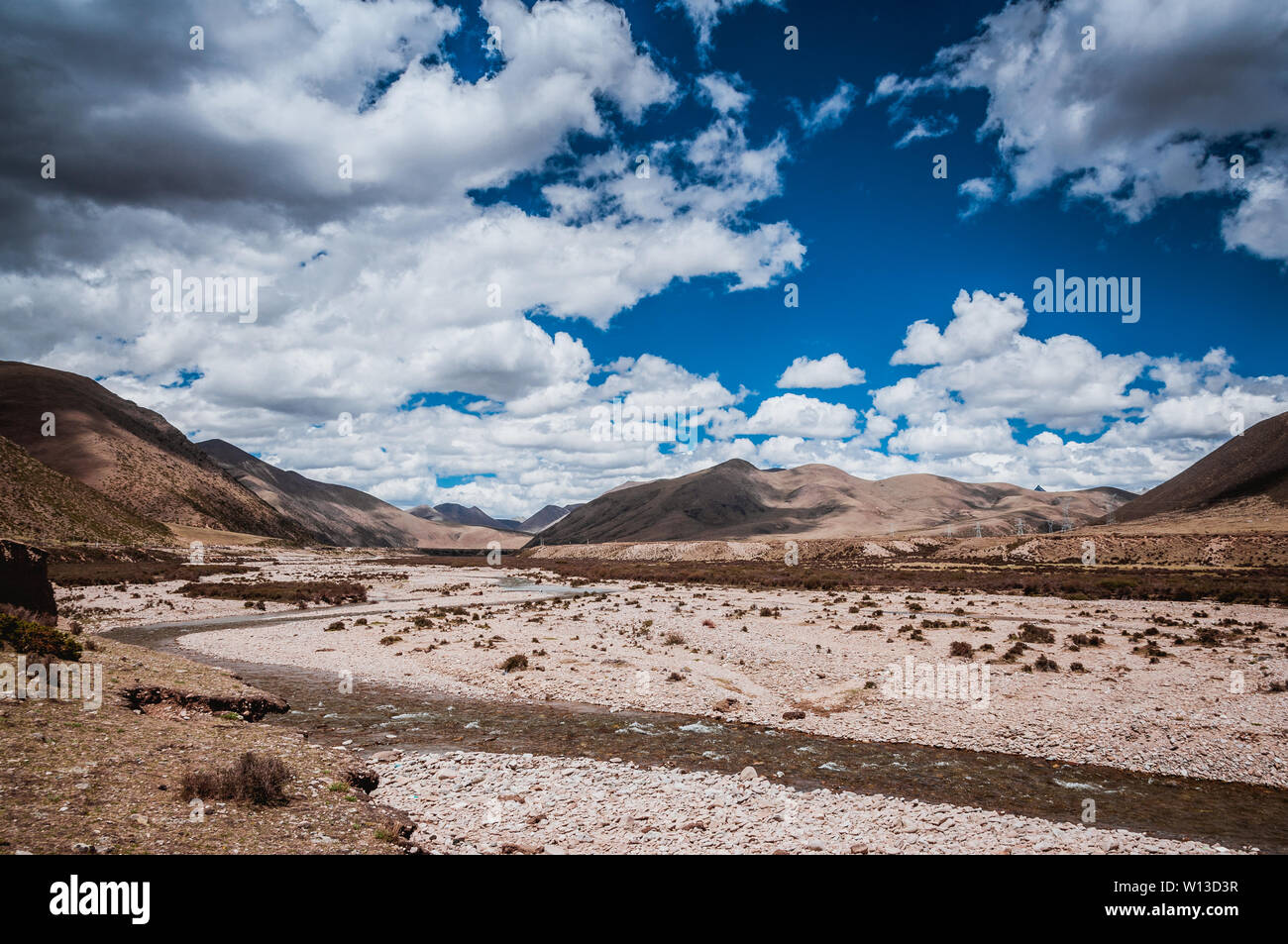 Tibetan plateau landscapes hi-res stock photography and images - Alamy