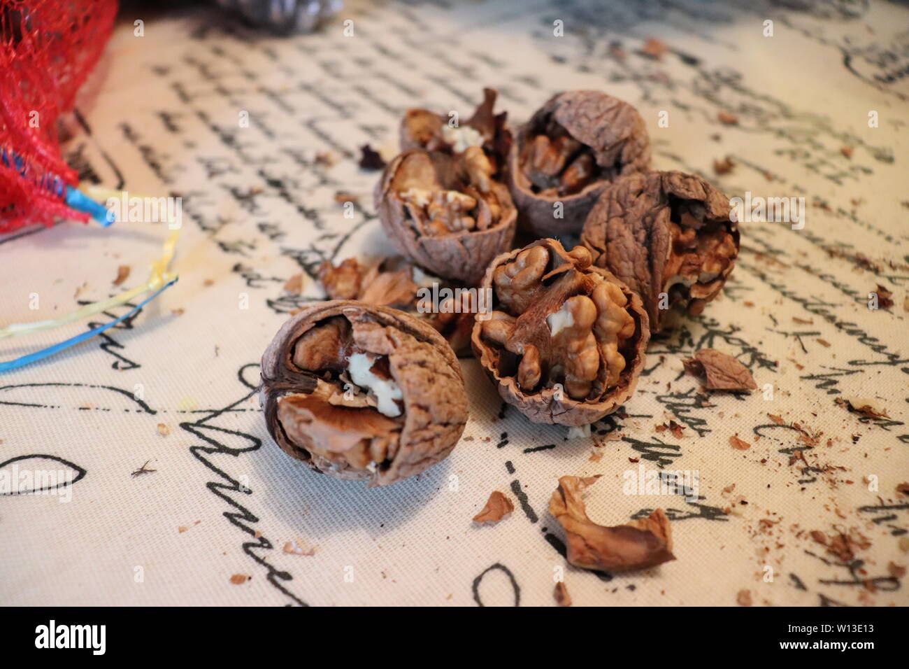 Cracked nutshell hi-res stock photography and images - Alamy