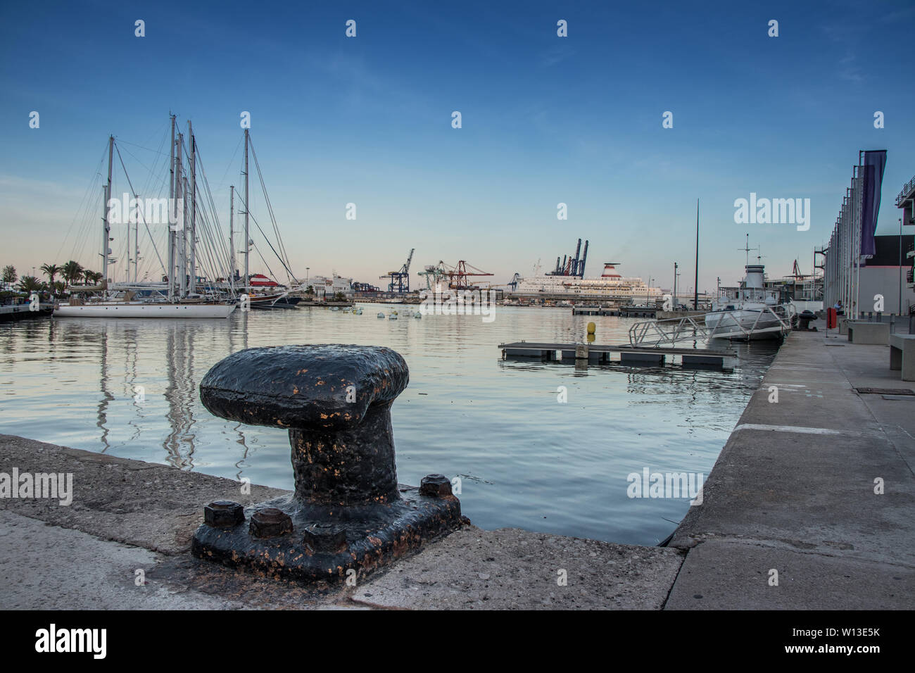 Valencia port container hi-res stock photography and images - Alamy