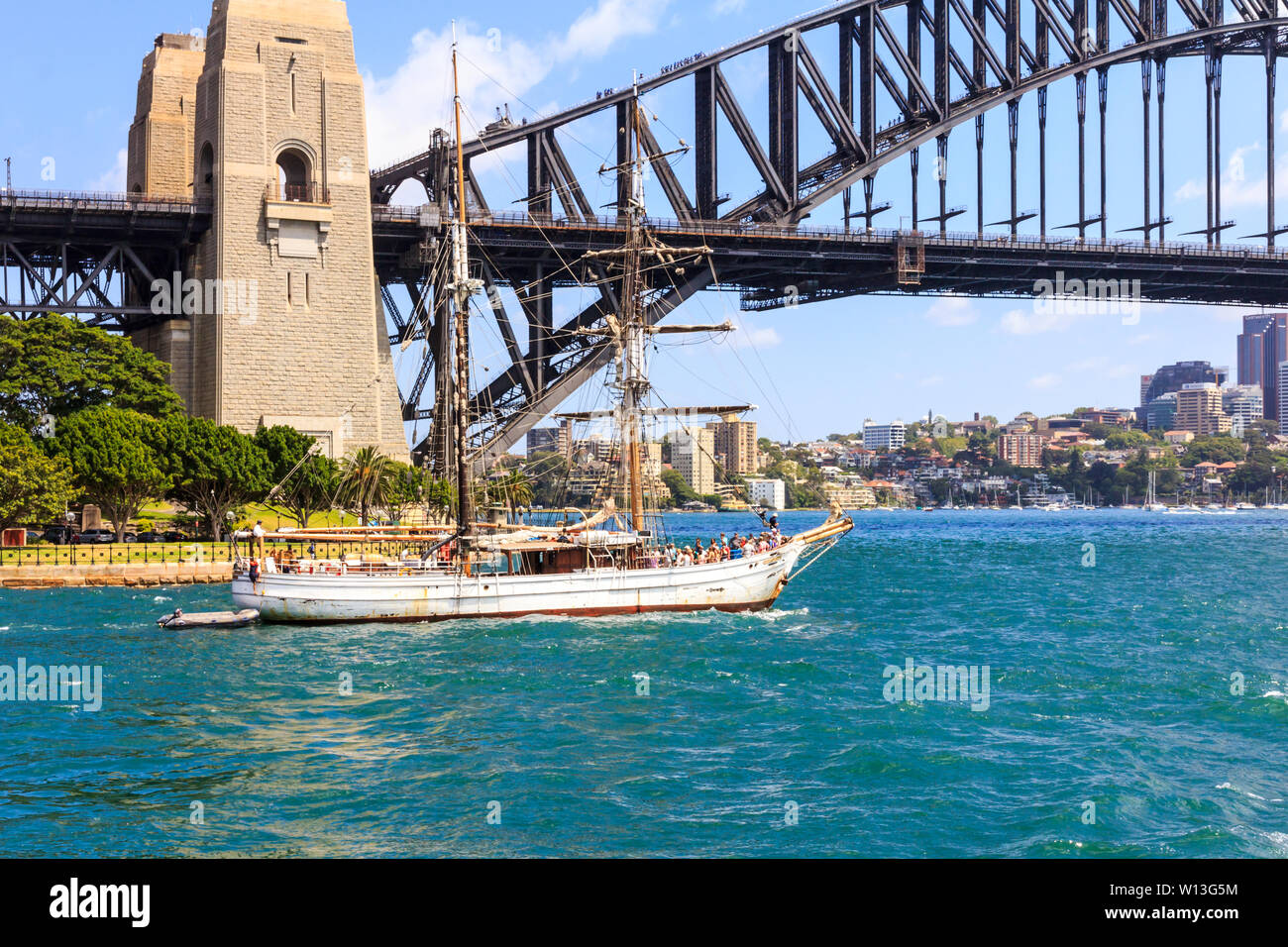 Harbour bridge and boat hi-res stock photography and images - Alamy