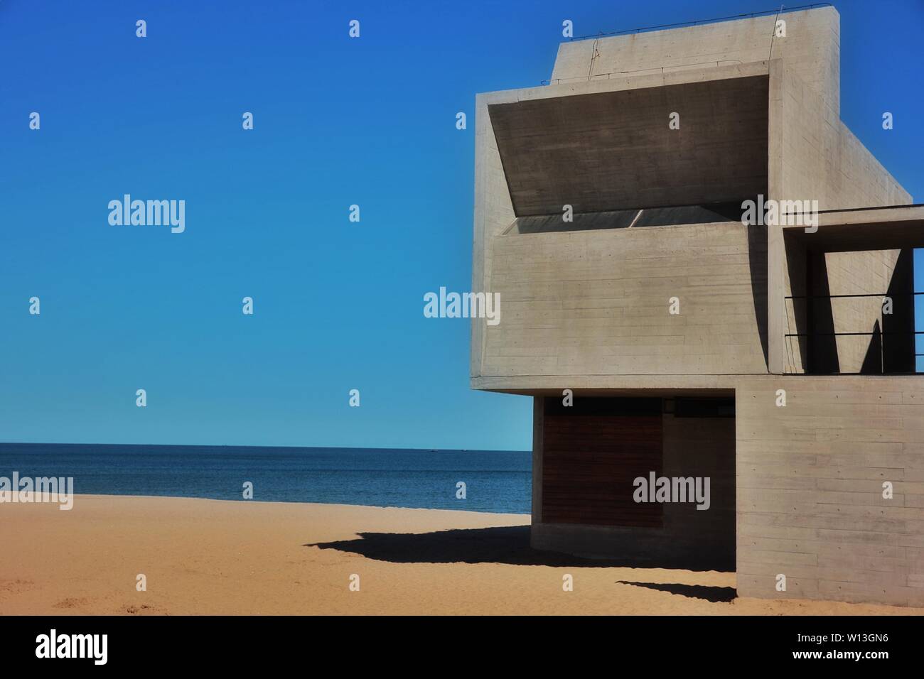 Comfortable weather and calm sand hi-res stock photography and images ...