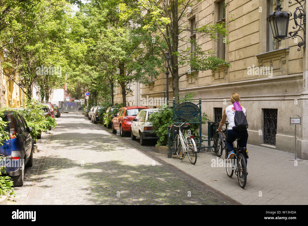 Budapest street scene hi-res stock photography and images - Alamy