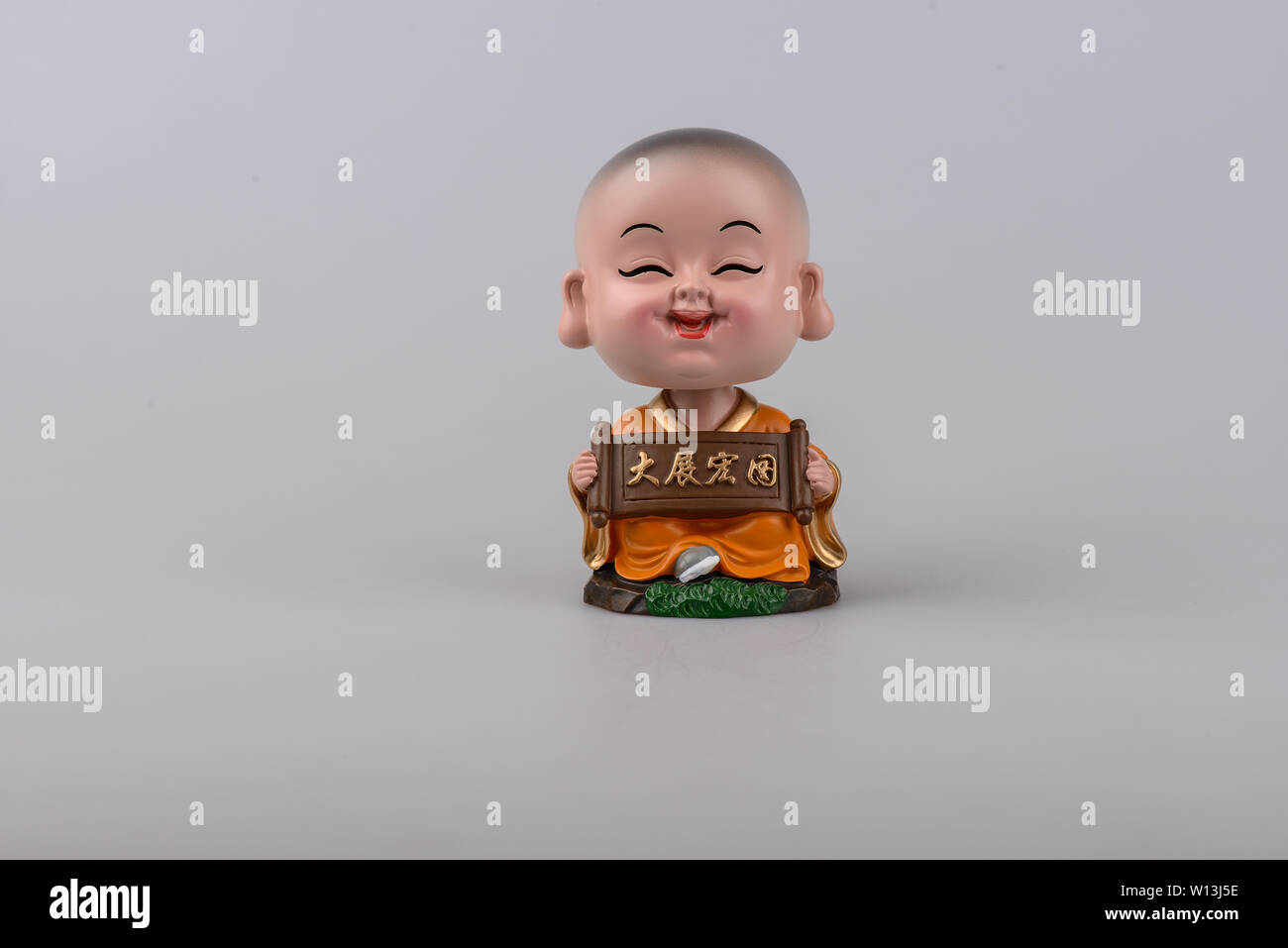 Shaking head small monk hi-res stock photography and images - Alamy