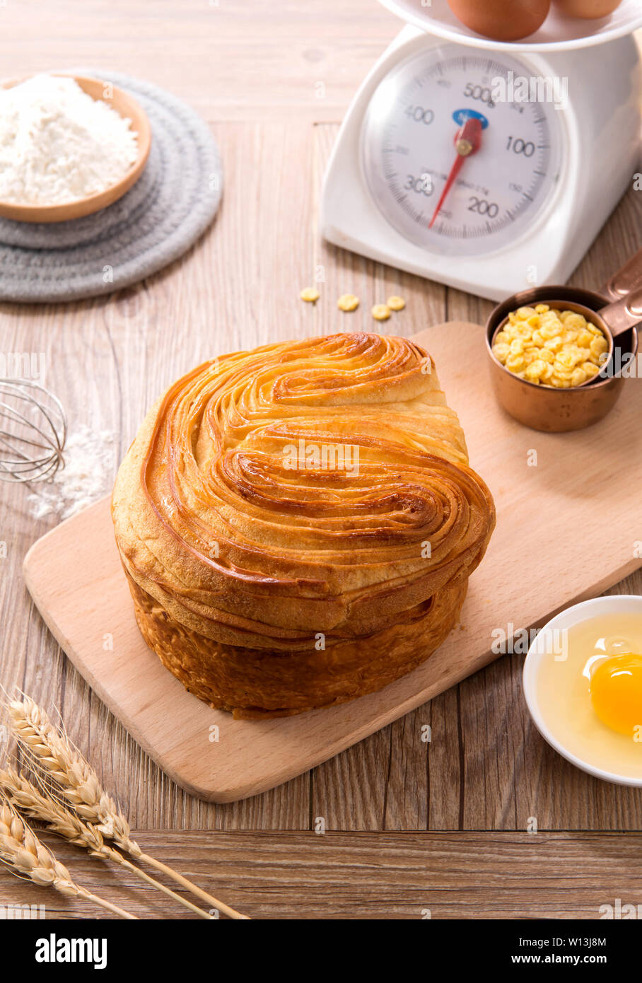 Hand torn bread hi-res stock photography and images - Alamy
