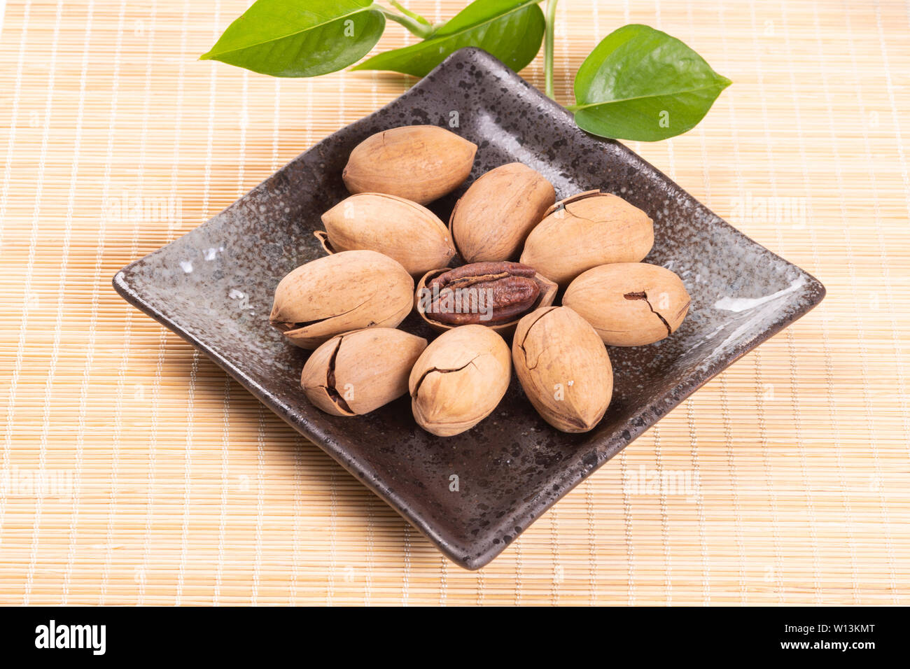 Long pecans hi-res stock photography and images - Alamy