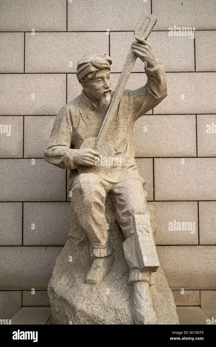 A statue of the character of Yan'an Stock Photo - Alamy
