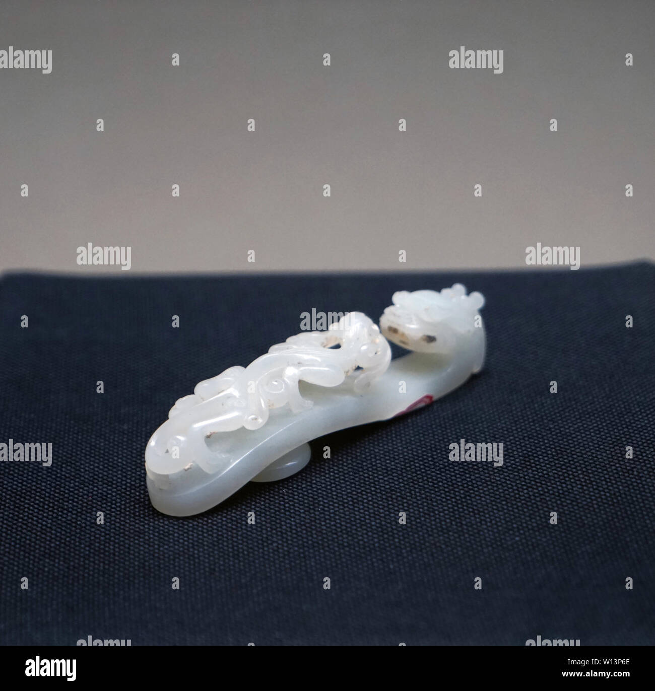 Ming Dynasty gold and jade Stock Photo - Alamy