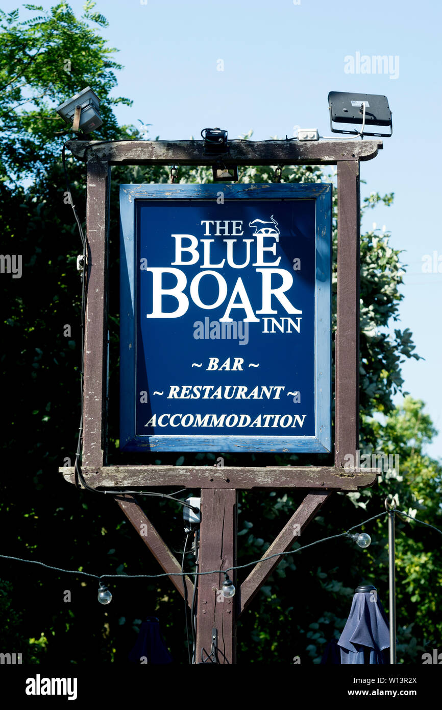Blue boar pub sign hi-res stock photography and images - Alamy