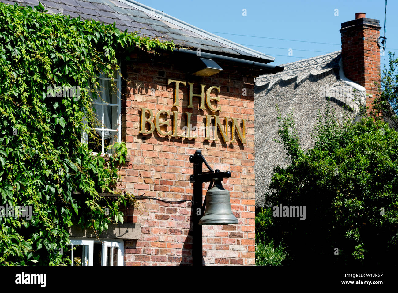 The Bell Inn, Welford on Avon, Warwickshire, England, UK Stock Photo ...